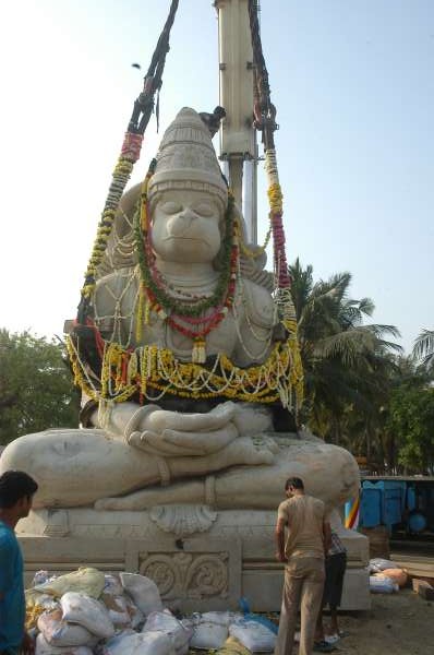 Anjaneyar Statue Erected At Temple Built By Actor Arjun - Filmibeat