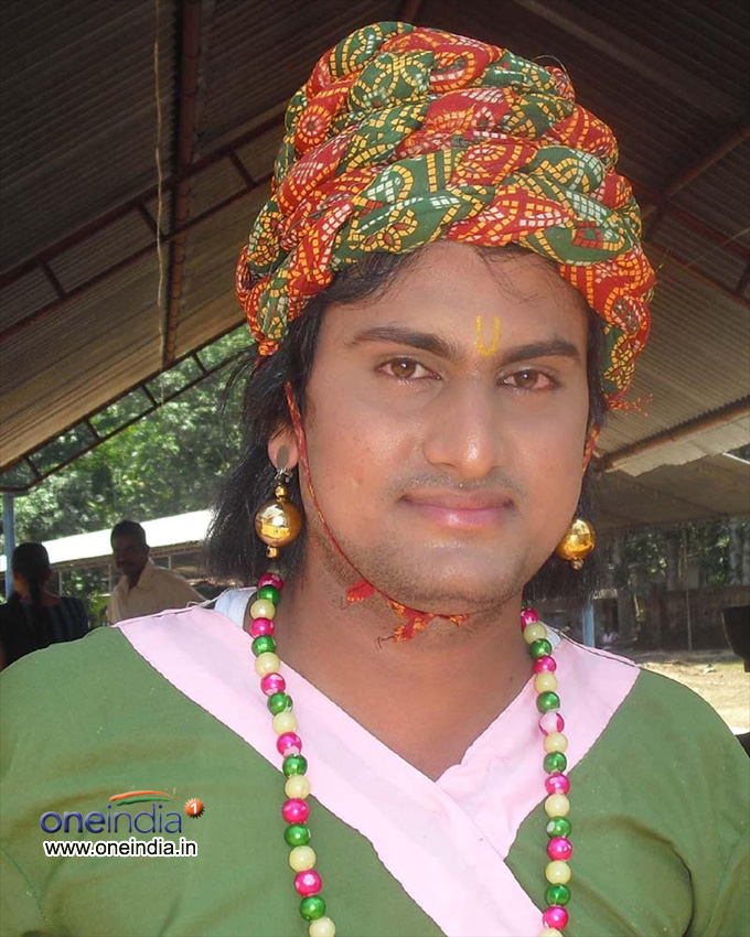 Superstar Santhosh Pandit Malayalam Movie: Pooja, Shooting Stills ...