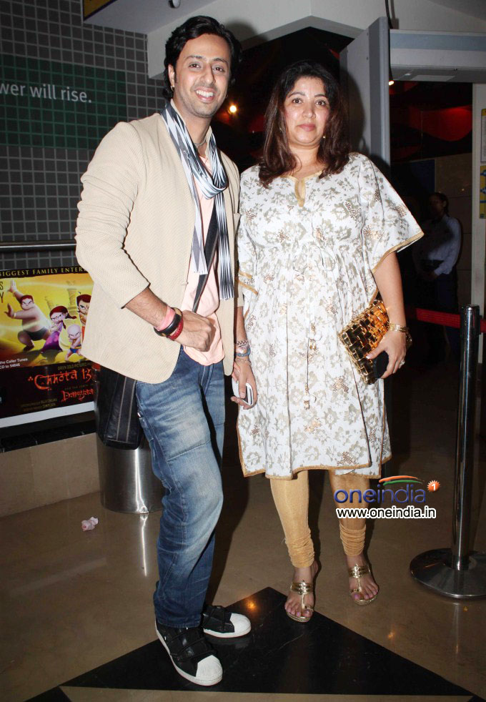 Arjun Premiere - Filmibeat