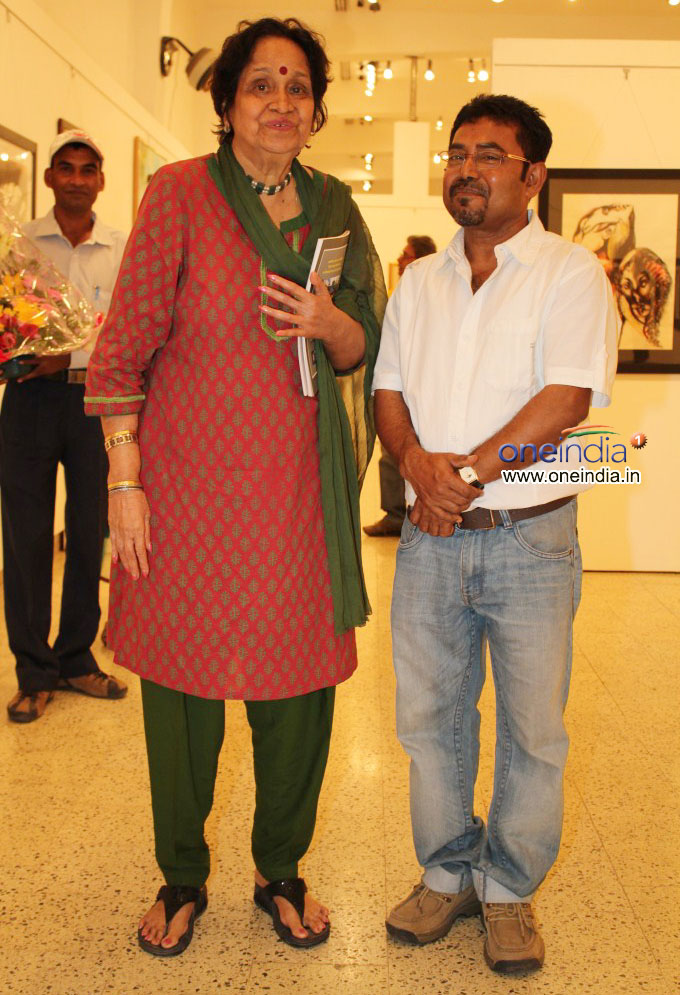 Sculptures and Paintings Exhibition - Filmibeat