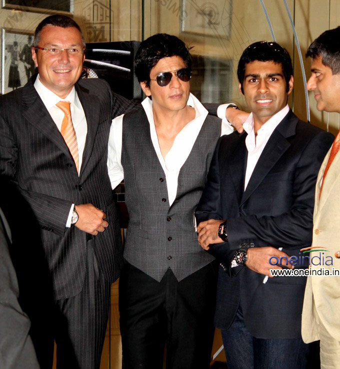 SRK Launches Tag Heuer Carrera Monaco Grand Prix Watch - Filmibeat