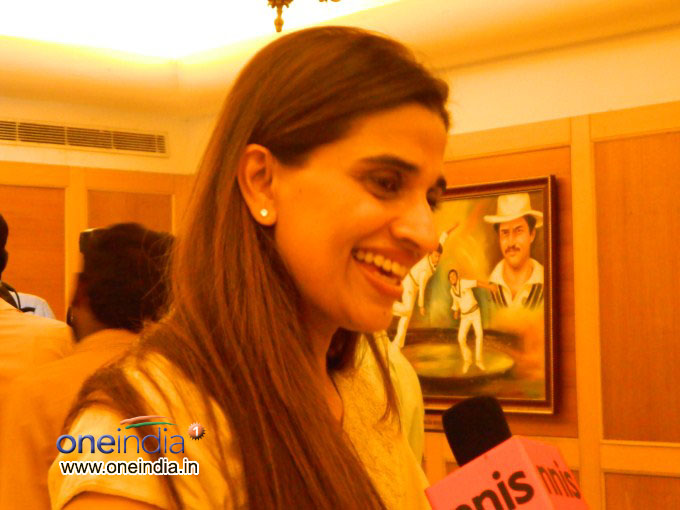 Sunil Joshi Bids Adieu to Cricket - Filmibeat