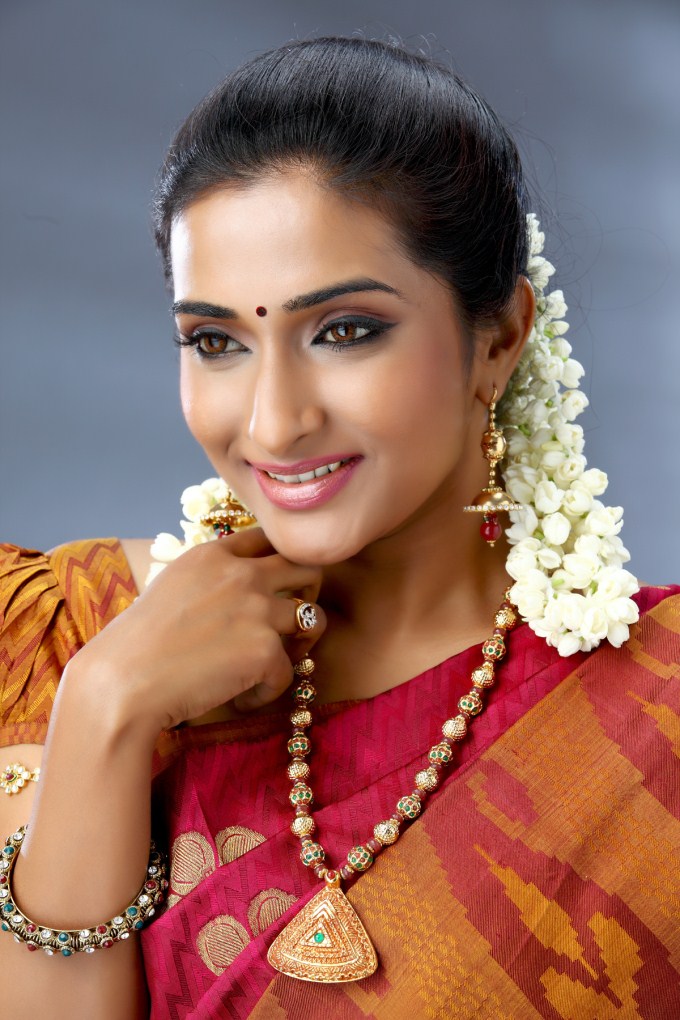 Ramya (New) Photos: Find Latest HD Images, Pictures, Stills & Pics ...