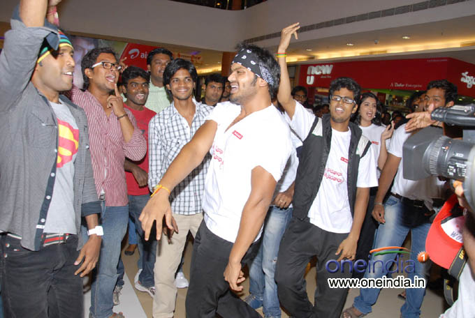UKUP Team in Inorbit Mall - Filmibeat