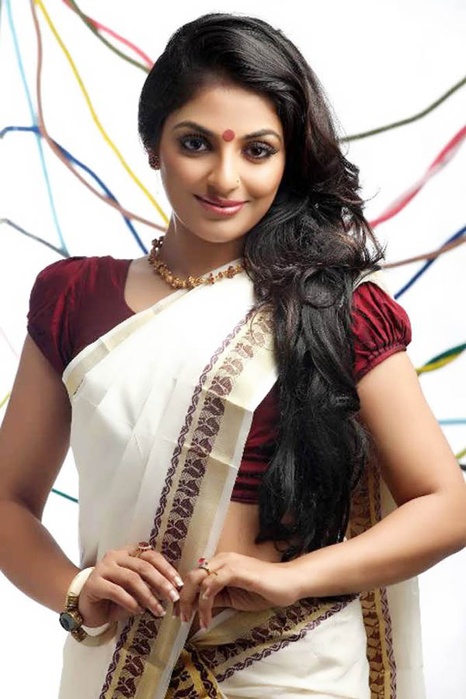 1stbuzz Mythili Hot Photos Matinee Mythili Glamour Scene YouTube