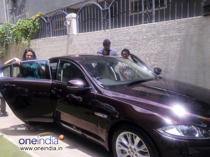 Priyanka Upendra Gifts Jaguar Car to Upendra on his Birthday - Filmibeat