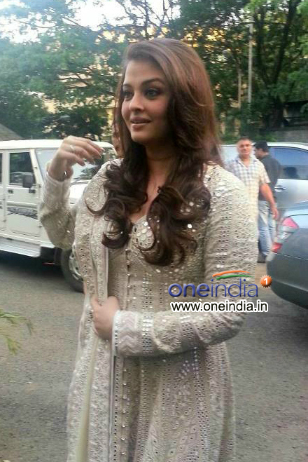 Aishwarya Rai at David Frost Interview - Filmibeat