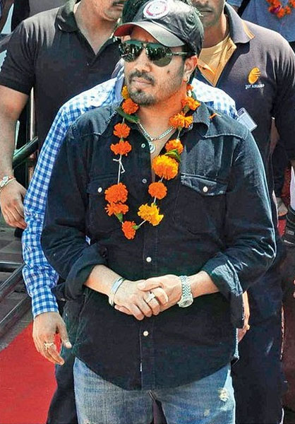 Bollywood Celebs at Kishore Lulla's Daughter's Wedding - Filmibeat