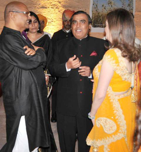 Bollywood Celebs at Kishore Lulla's Daughter's Wedding - Filmibeat