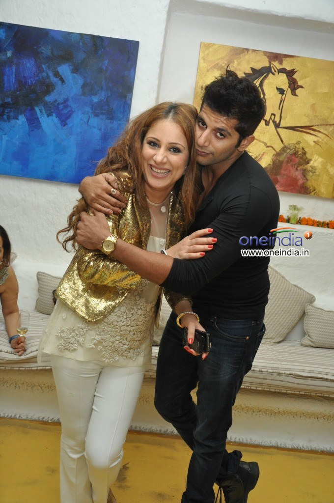 Rouble Nagi's Painting Exhibition - Filmibeat