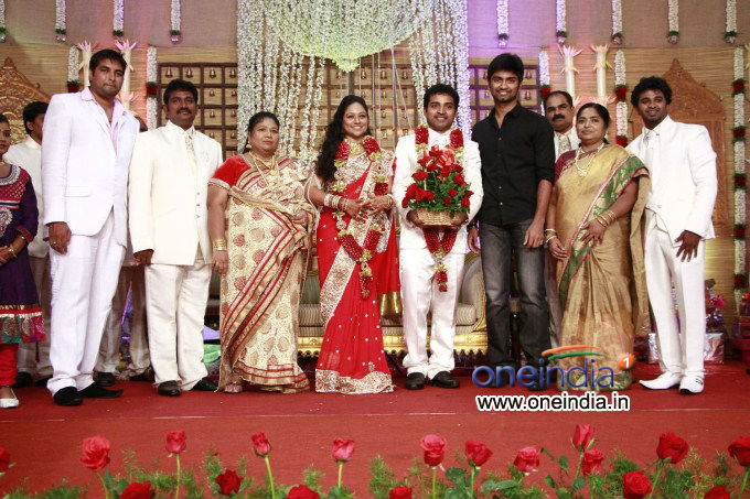 Choreographer Shobi and Lalitha Wedding Reception - Filmibeat