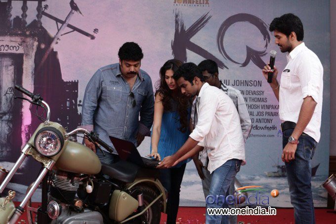 KQ Pooja - Filmibeat
