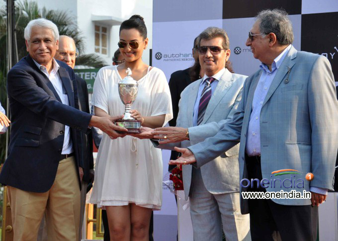 Sonakshi Sinha at Metro Motors Auto Hangar Race - Filmibeat