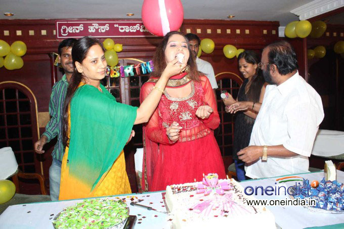 Actress Neha Patil Birthday Celebration - Filmibeat