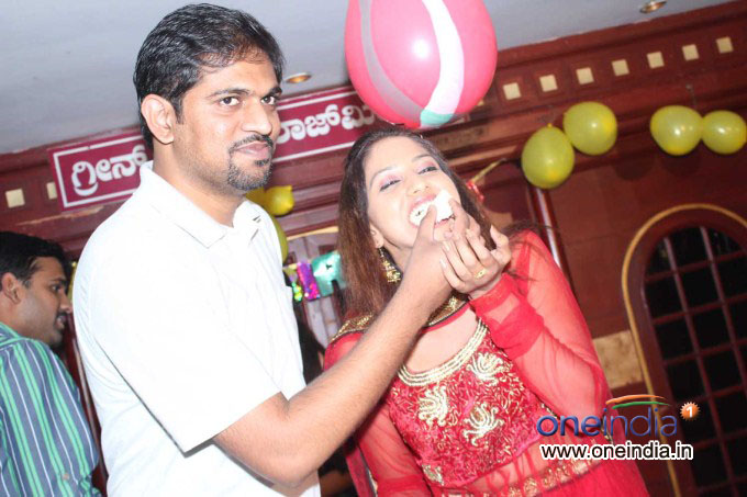 Actress Neha Patil Birthday Celebration - Filmibeat