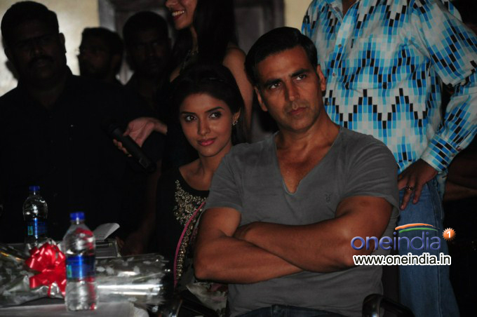 Khiladi 786 Movie Promotion - Filmibeat