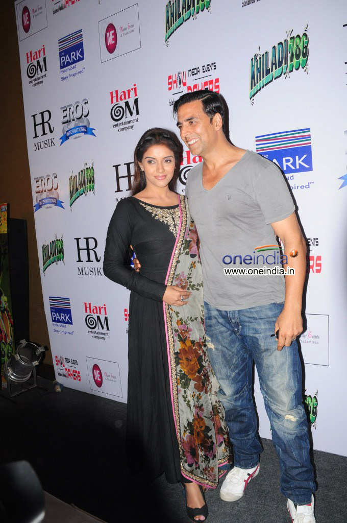 Khiladi 786 Movie Promotion - Filmibeat