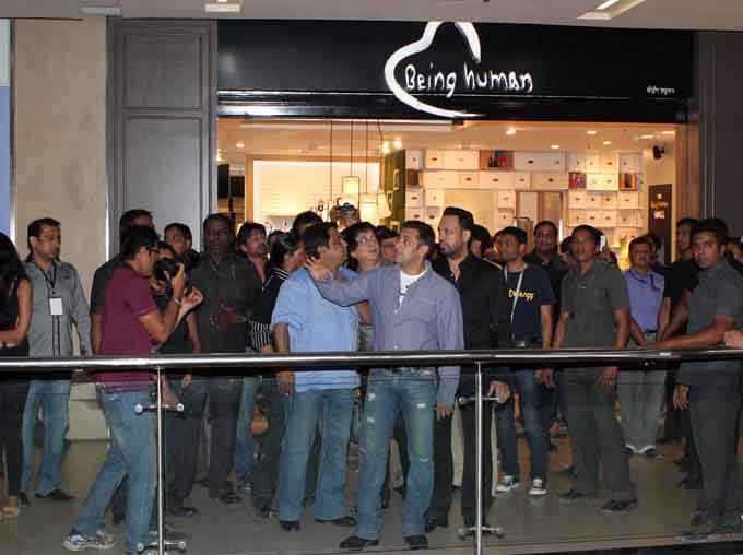 Salman Khan Visits Being Human Store - Filmibeat