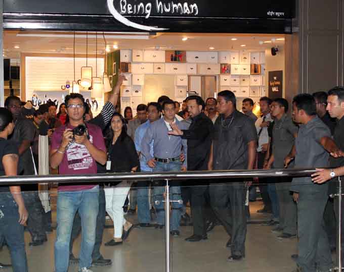 Salman Khan Visits Being Human Store - Filmibeat