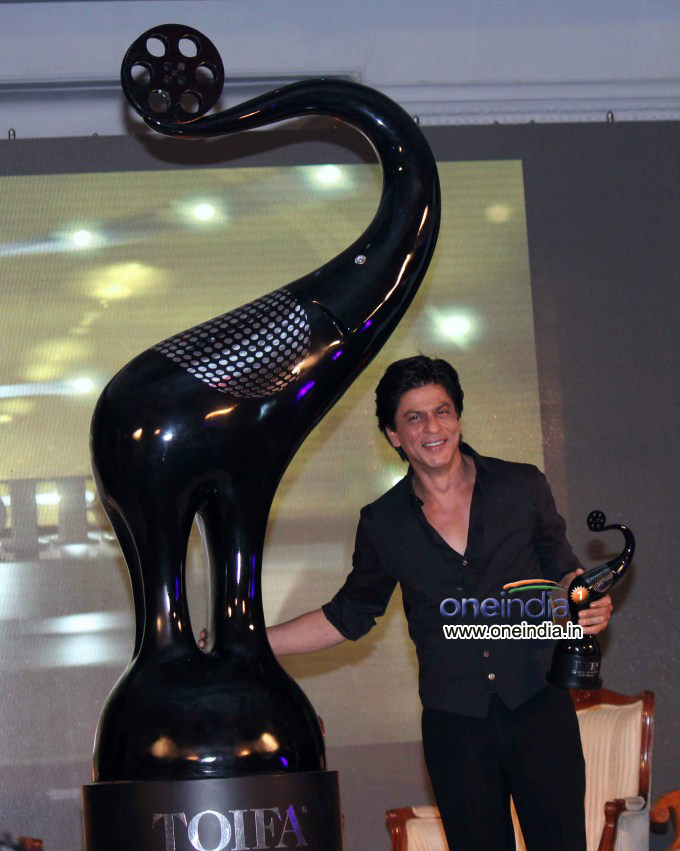 Shahrukh Khan Launches TOIFA Awards 2013 - Filmibeat