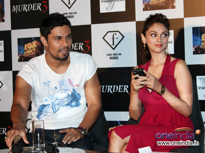 Murder 3 Movie Promotion - Filmibeat