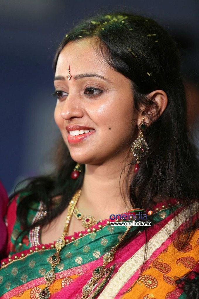 Singer Malavika Wedding Reception - Filmibeat