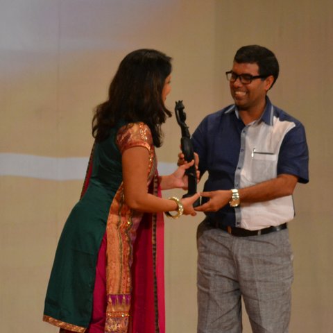 Devi Ajith Media Business Art Awards 2013 - Filmibeat