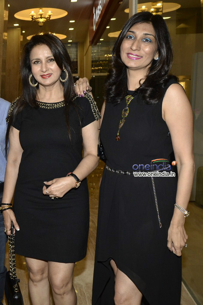 Nisha Jamvwal, Abha Gupta and Priyanka Gupta Host a Champagne Evening - Filmibeat
