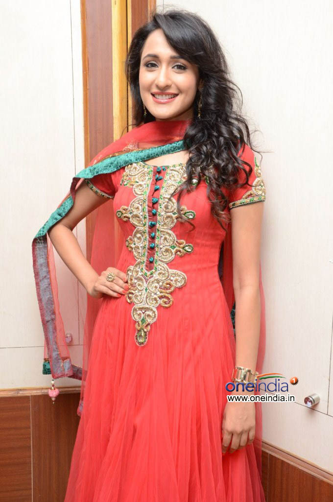 50+ Pragya Photos: Find Latest HD Images, Pictures, Stills & Pics ...