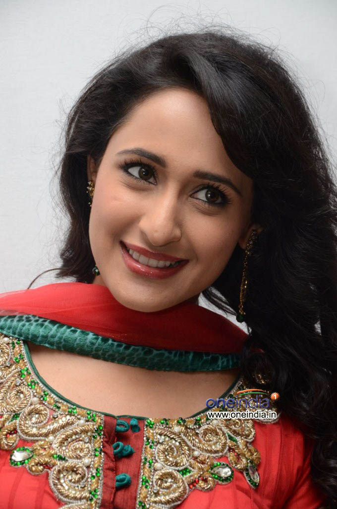 50+ Pragya Photos: Find Latest HD Images, Pictures, Stills & Pics ...