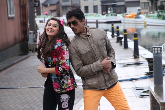 Theeya Velai Seiyyanum Kumaru Movie Poster & Photos | Theeya Velai ...