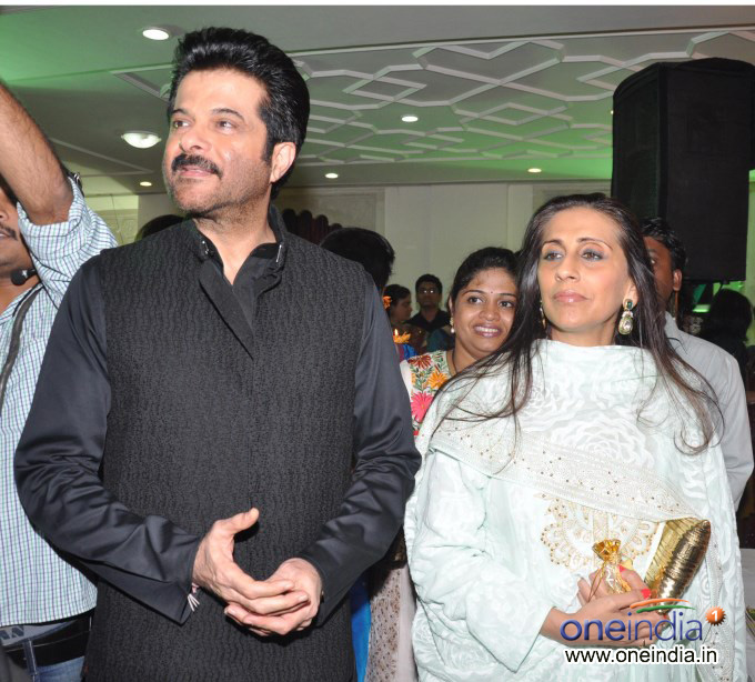 Ramesh and Seema Deo's 50th Marriage Anniversary Celebration - Filmibeat