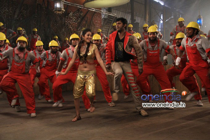 Madha Gaja Raja Tamil Movie: Pooja, Shooting Stills, Location Photos ...