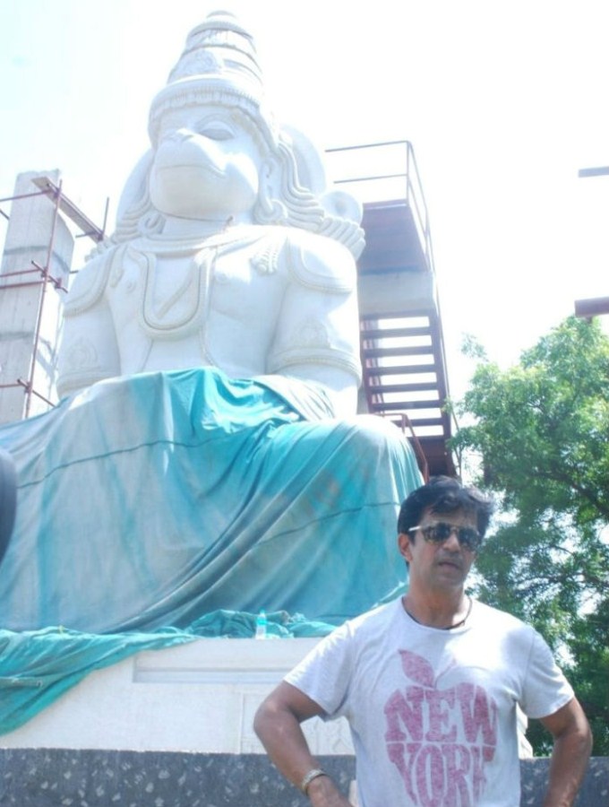 Actor Arjun Anjaneya Temple - Filmibeat