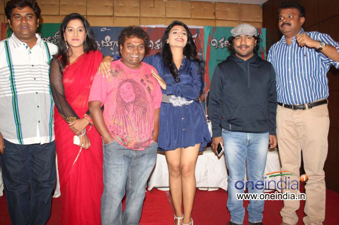 Chaddi Dosth Press Meet - Filmibeat