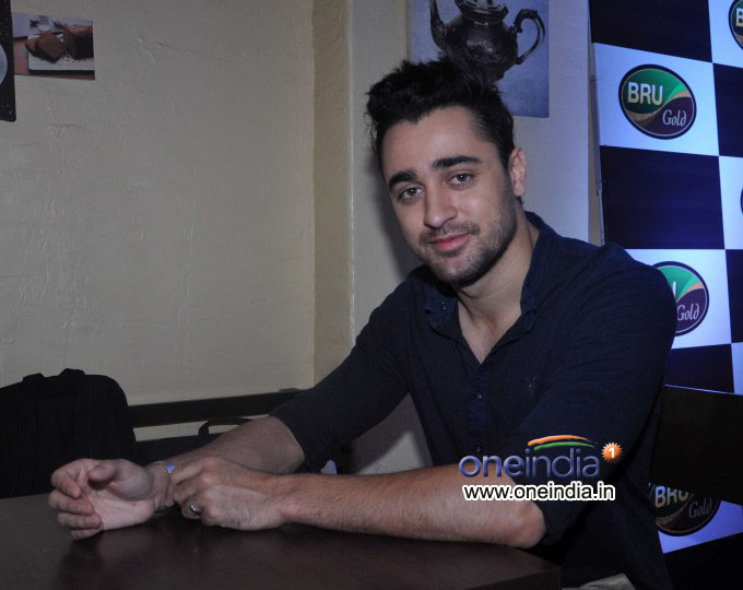 Imran Khan meet the winners of Bru Gold Coffee Bean contest - Filmibeat