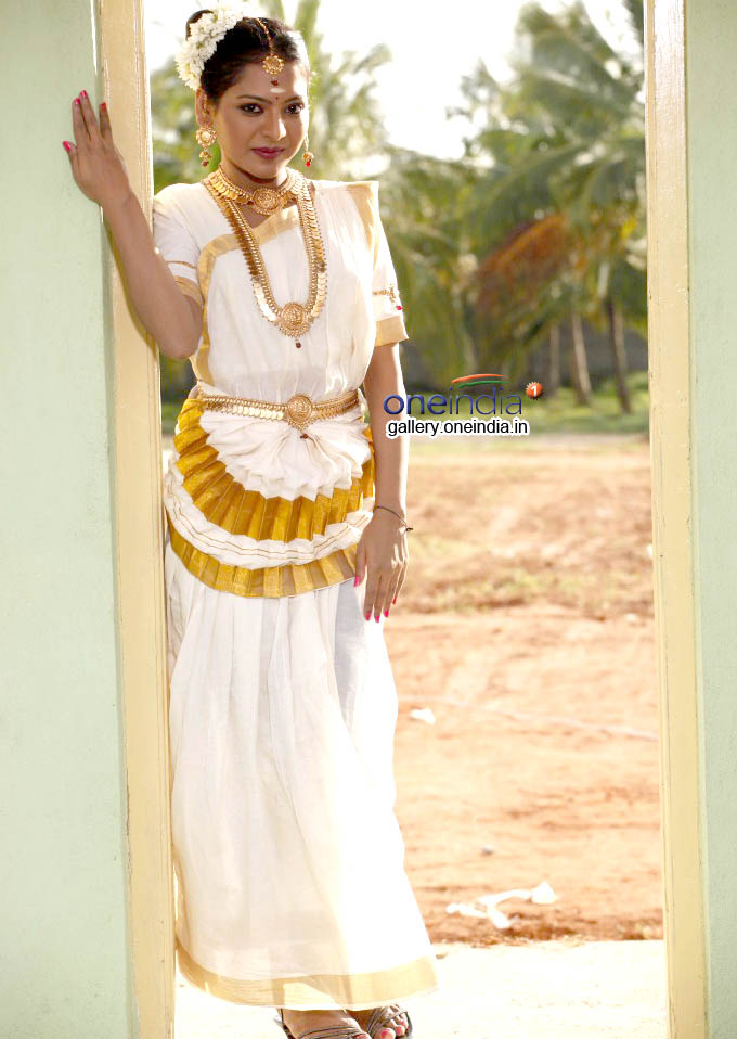 Aasma Photos: Find Latest HD Images, Pictures, Stills & Pics - Filmibeat