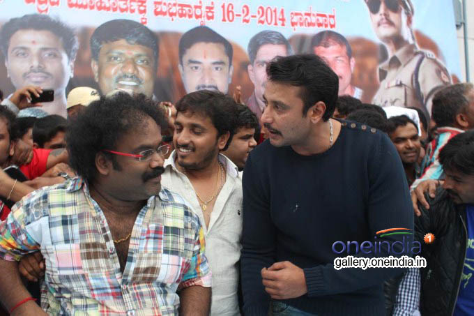 Darshan Celebrates Birthday in Airavata Film Set - Filmibeat