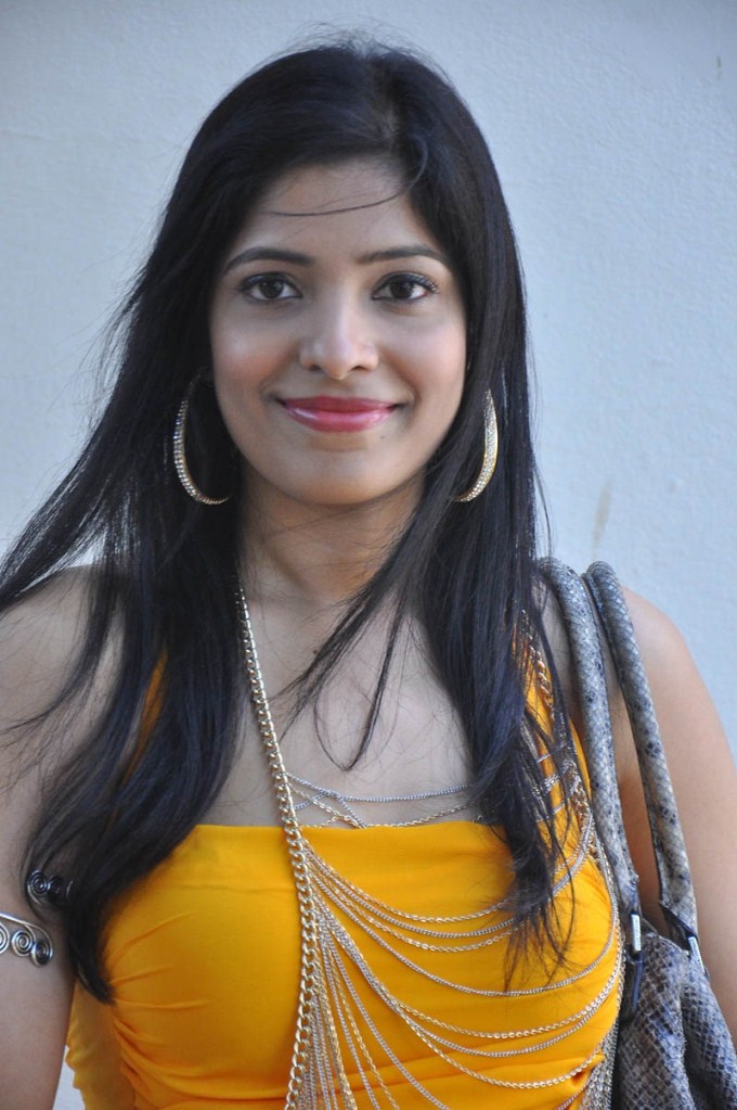 20+ Pragathi (Telugu Actress) Photos: Find Latest HD Images, Pictures ...