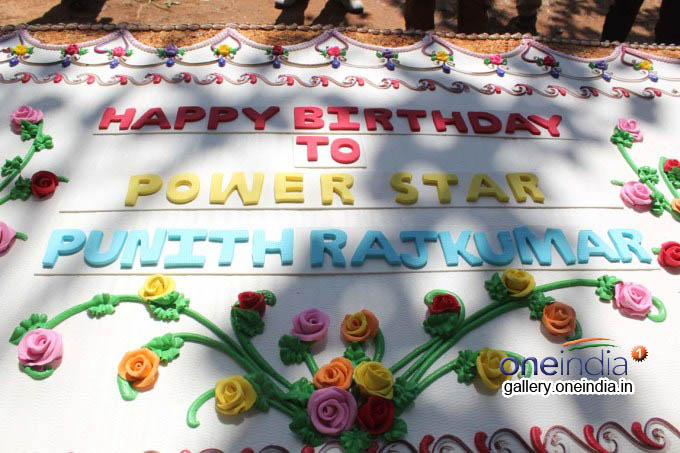 Puneeth Rajkumar 39th Birthday Bash - Filmibeat