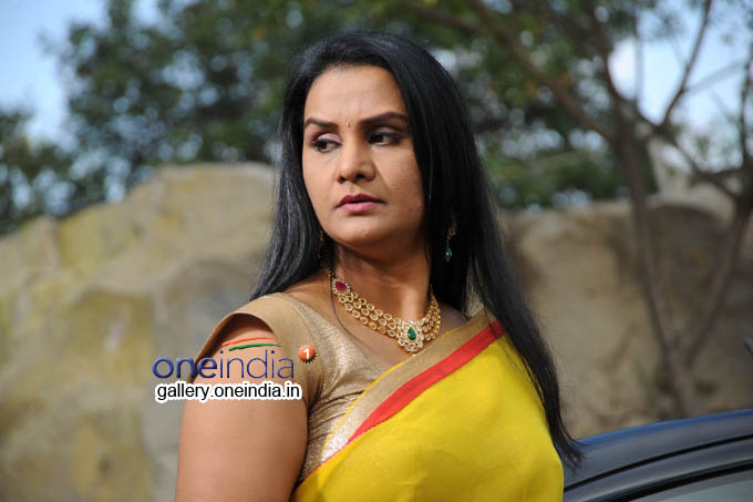 Apoorva Photos | Apoorva Latest HD Pics |Apoorva New Images - Filmibeat