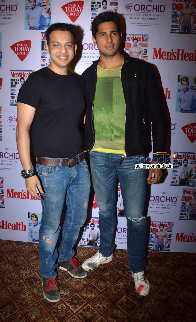 Sidharth Malhotra unveils Men's Health magazine's cover - Filmibeat