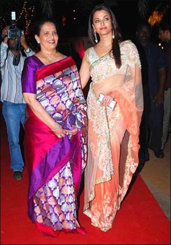 Celebrities With Their Moms - Filmibeat