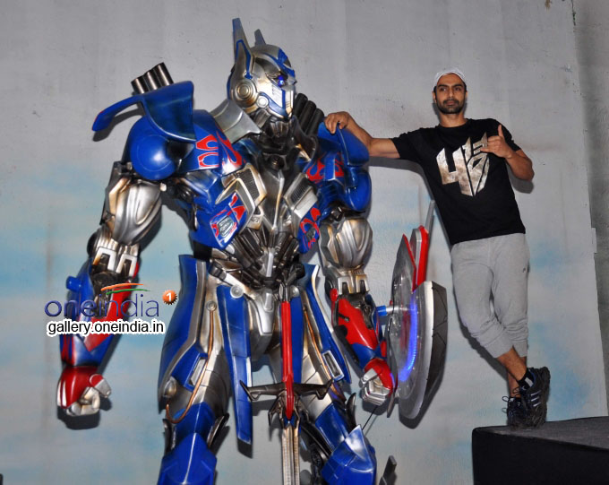 Unveiling of Transformers 4 lead robot Optimus Prime - Filmibeat