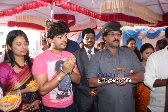 Golden Star Ganesh - Buguri Film Launch - Filmibeat