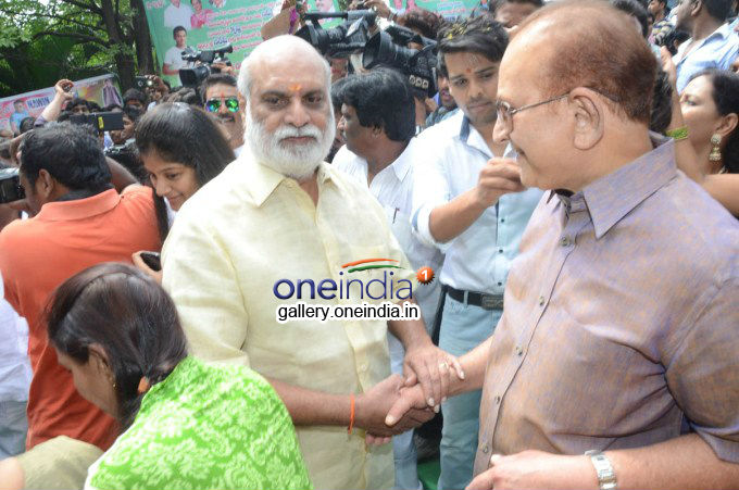 Naresh son Naveen Debut Movie Launch - Filmibeat