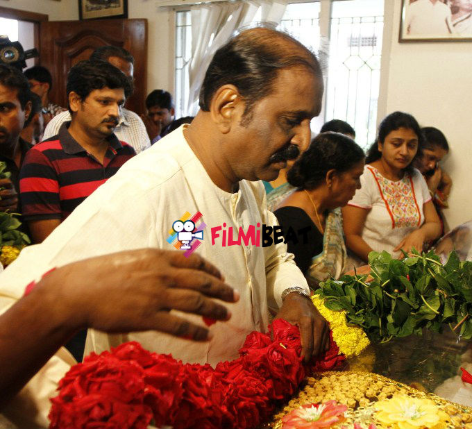 Celebrities Pay Homage to Actor SS Rajendran - Filmibeat