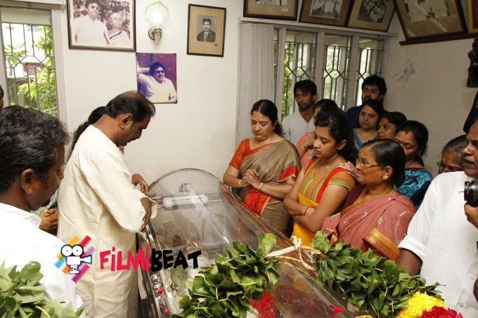 Celebrities Pay Homage to Actor SS Rajendran - Filmibeat