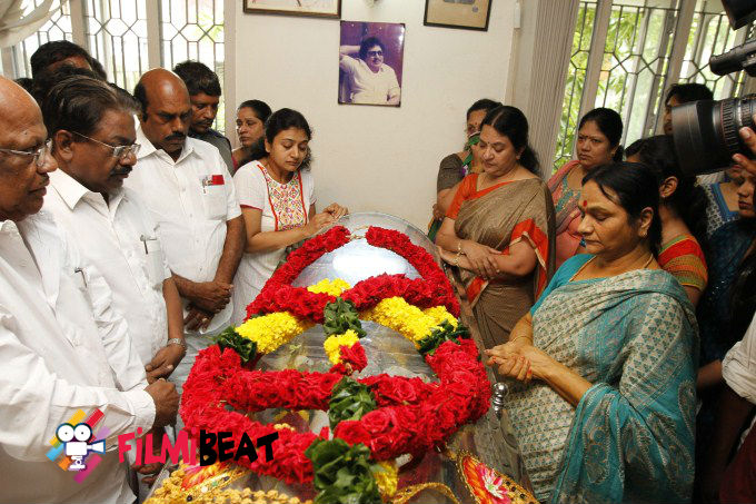 Celebrities Pay Homage to Actor SS Rajendran - Filmibeat
