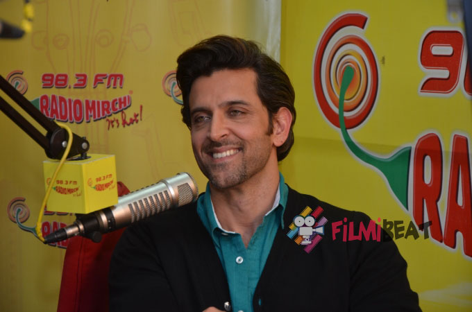Hrithik Celebrate Bang Bang Success With Radio Mirchi - Filmibeat